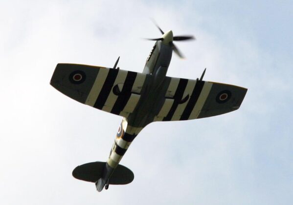 SPITFIRE : El caza más legendario de la Segunda Guerra Mundial ...